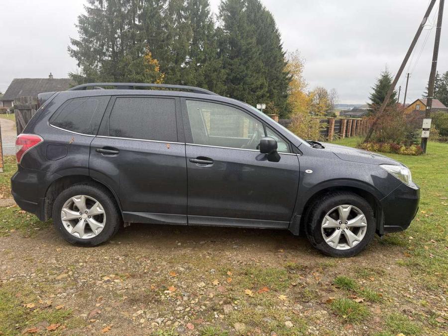 Melns Subaru Forester 2016 Plungė, ar dzinēja tilpumu 2.00 L un nobraukumu 160 tūkst. km par 7300 €, foto 5 vietnē AUTOMOTO.COM.LV