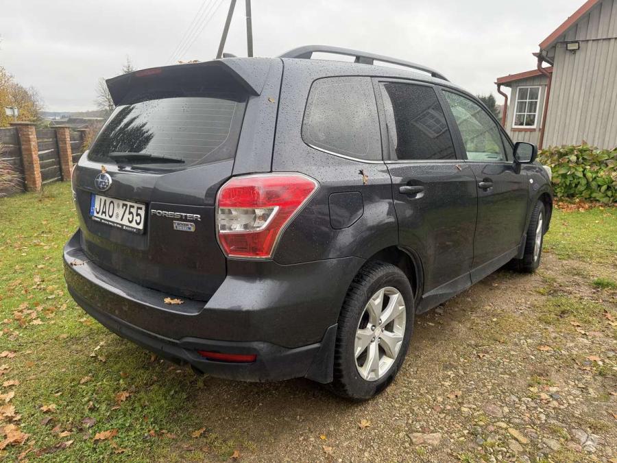 Melns Subaru Forester 2016 Plungė, ar dzinēja tilpumu 2.00 L un nobraukumu 160 tūkst. km par 7300 €, foto 6 vietnē AUTOMOTO.COM.LV