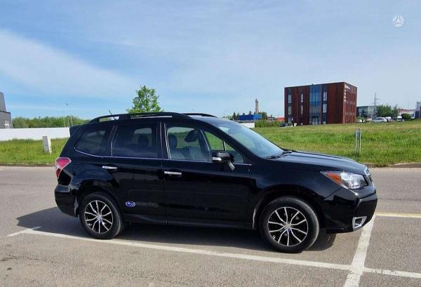 Subaru Forester 2016 in Kaunas on AUTOMOTO.COM.LV Black Subaru Forester 2016 in Kaunas, with an engine capacity of 2.50 L and mileage of 134 thousand km for 12800 €, photo 3 on AUTOMOTO.COM.LV