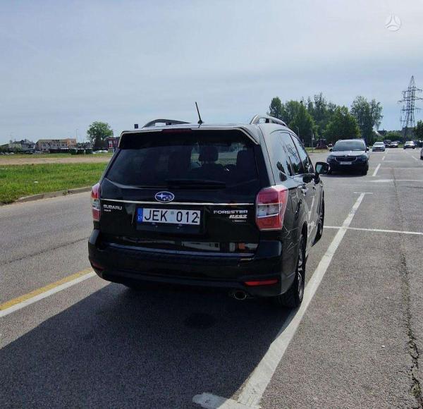 Subaru Forester 2016 in Kaunas on AUTOMOTO.COM.LV Black Subaru Forester 2016 in Kaunas, with an engine capacity of 2.50 L and mileage of 134 thousand km for 12800 €, photo 4 on AUTOMOTO.COM.LV