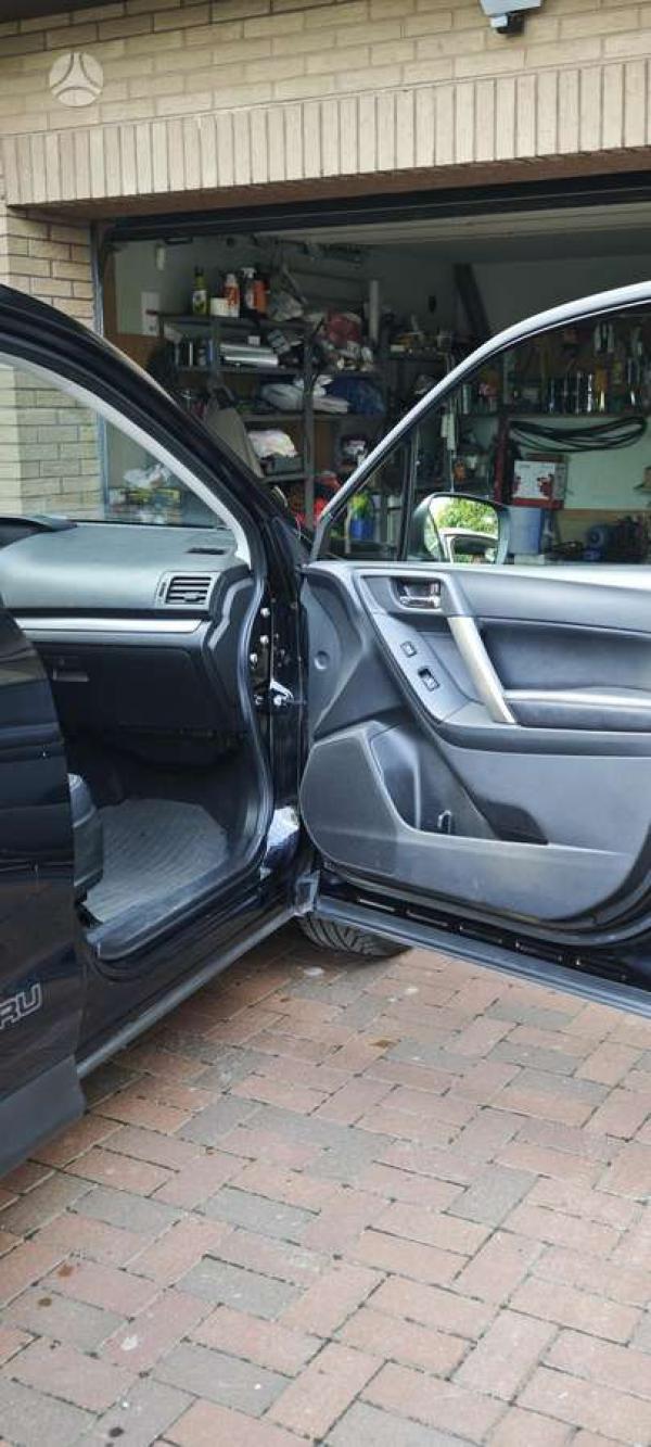 Subaru Forester 2016 in Kaunas on AUTOMOTO.COM.LV Black Subaru Forester 2016 in Kaunas, with an engine capacity of 2.50 L and mileage of 134 thousand km for 12800 €, photo 11 on AUTOMOTO.COM.LV