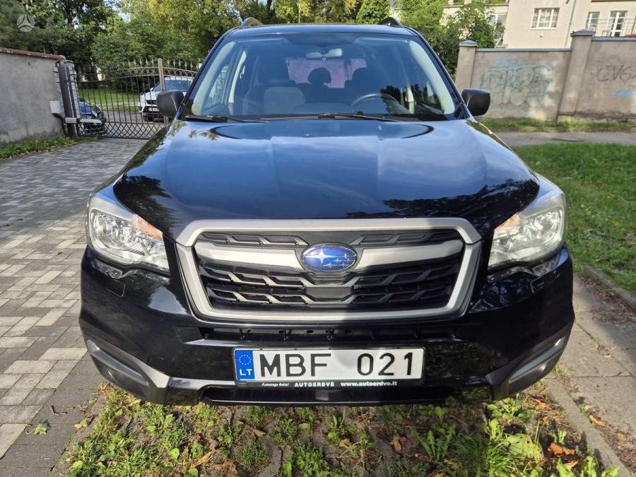 Black Subaru Forester 2016 in Vilnius, with an engine capacity of 2.00 L and mileage of 233 thousand km for 10500 €, photo 1 on AUTOMOTO.COM.LV