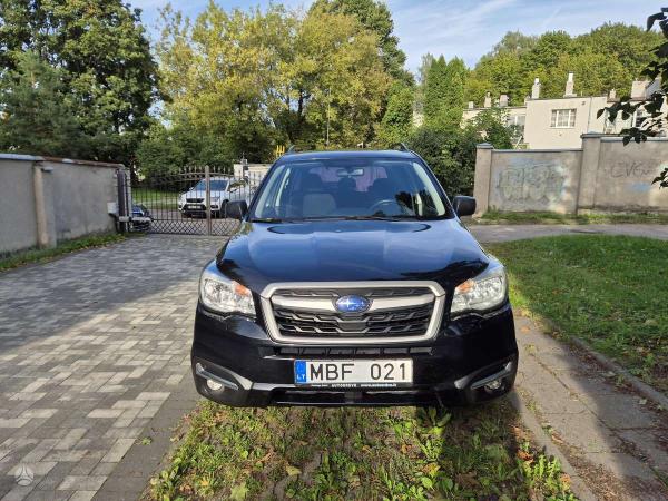 Black Subaru Forester 2016 in Vilnius, with an engine capacity of 2.00 L and mileage of 233 thousand km for 10500 €, photo 8 on AUTOMOTO.COM.LV