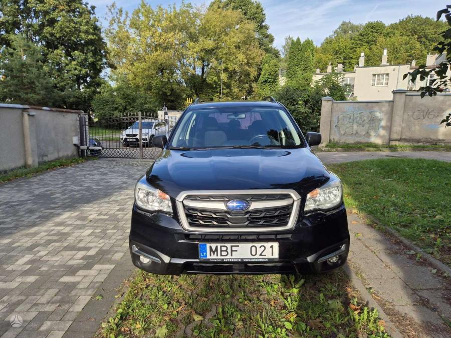 Black Subaru Forester 2016 in Vilnius, with an engine capacity of 2.00 L and mileage of 233 thousand km for 10500 €, photo 8 on AUTOMOTO.COM.LV