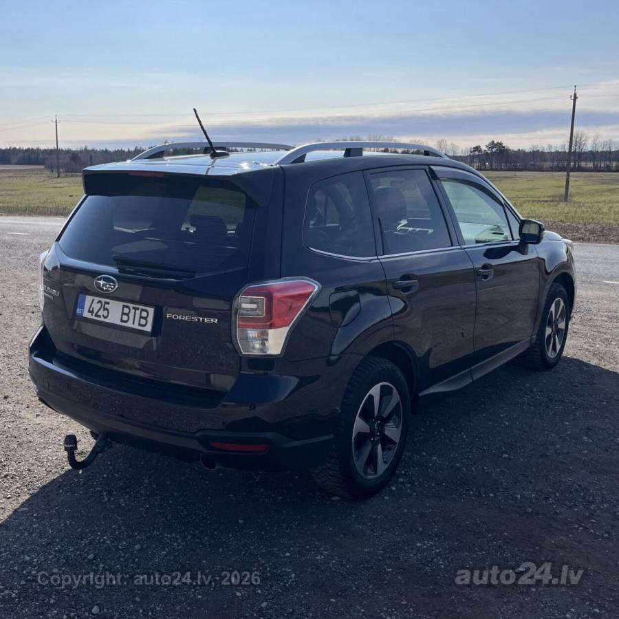 Melns Subaru Forester 2017 Tallina, ar dzinēja tilpumu 2.00 L un nobraukumu 148 tūkst. km par 10000 €, foto 3 vietnē AUTOMOTO.COM.LV