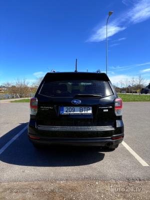 Melns Subaru Forester 2017 Tallina, ar dzinēja tilpumu 2.00 L un nobraukumu 141 tūkst. km par 14900 €, foto 4 vietnē AUTOMOTO.COM.LV