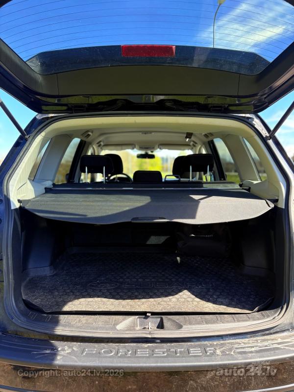 Melns Subaru Forester 2017 Tallina, ar dzinēja tilpumu 2.00 L un nobraukumu 141 tūkst. km par 14900 €, foto 5 vietnē AUTOMOTO.COM.LV