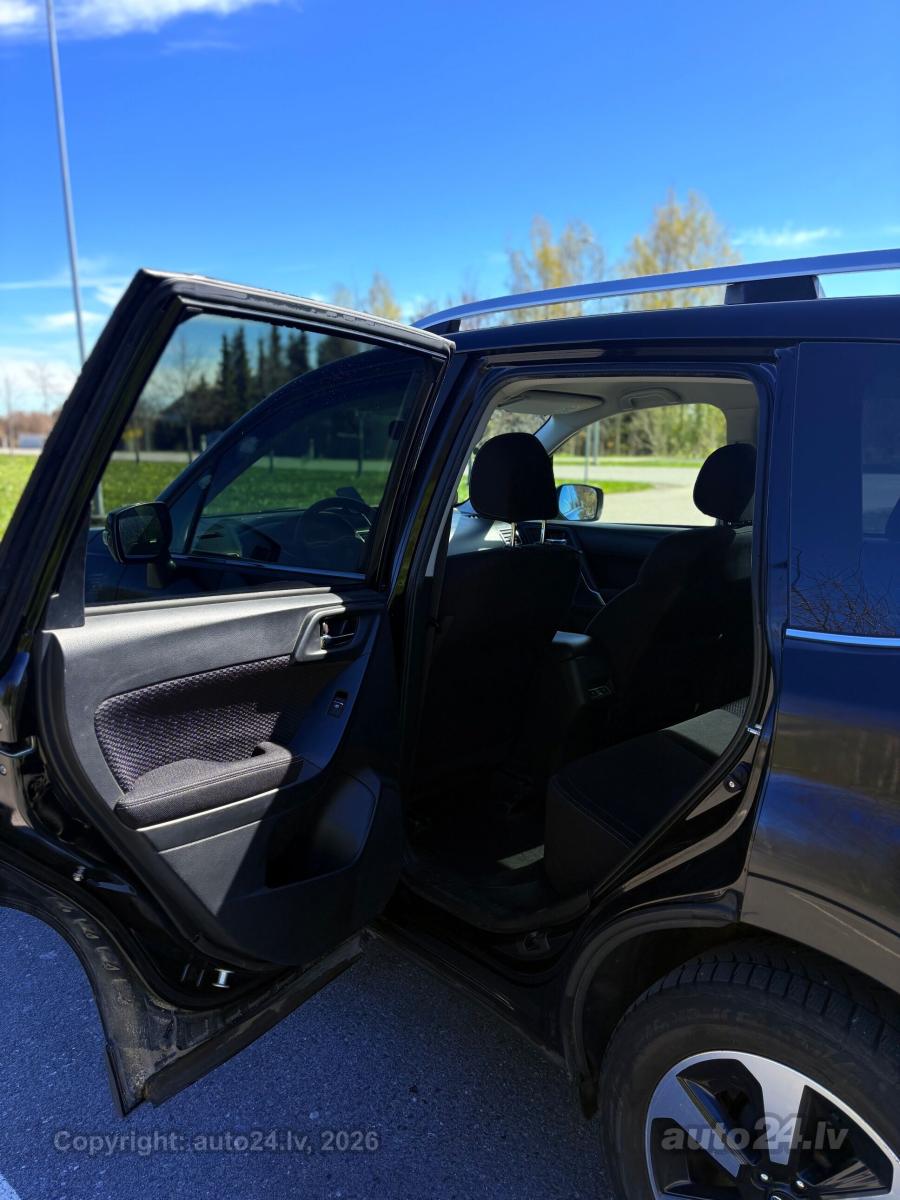 Melns Subaru Forester 2017 Tallina, ar dzinēja tilpumu 2.00 L un nobraukumu 141 tūkst. km par 14900 €, foto 9 vietnē AUTOMOTO.COM.LV