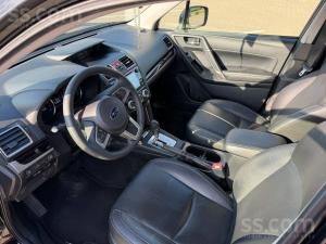 Black Subaru Forester 2017 in Riga, with an engine capacity of 2.00 L and mileage of 108 thousand km for 17900 €, photo 6 on AUTOMOTO.COM.LV