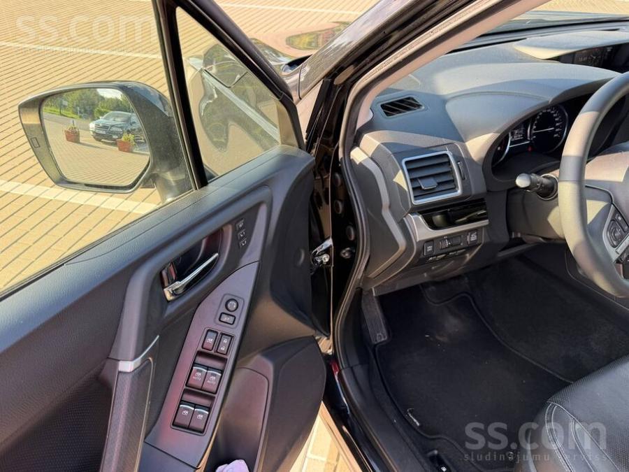 Black Subaru Forester 2017 in Riga, with an engine capacity of 2.00 L and mileage of 108 thousand km for 17900 €, photo 8 on AUTOMOTO.COM.LV