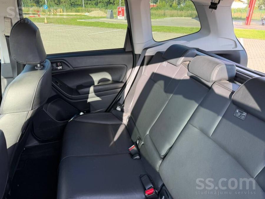 Black Subaru Forester 2017 in Riga, with an engine capacity of 2.00 L and mileage of 108 thousand km for 17900 €, photo 9 on AUTOMOTO.COM.LV