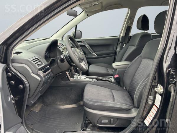 Subaru Forester 2017 Rīga vietnē Melns Subaru Forester 2017 Rīga, ar dzinēja tilpumu 2.00 L un nobraukumu 190 tūkst. km par 11740 €, foto 10 vietnē AUTOMOTO.COM.LV