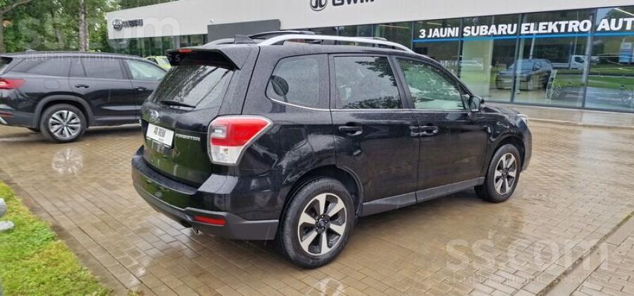 Black Subaru Forester 2019 in Riga, with an engine capacity of 2.00 L and mileage of 63 thousand km for 14100 €, photo 7 on AUTOMOTO.COM.LV