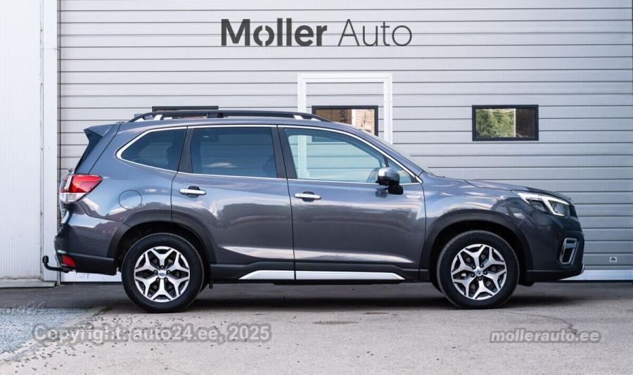 Black Subaru Forester 2020 in Jelgava, with an engine capacity of 2.00 L and mileage of 123 thousand km for 20445 €, photo 5 on AUTOMOTO.COM.LV