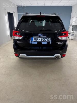 Black Subaru Forester 2020 in Riga, with an engine capacity of 2.00 L and mileage of 167 thousand km for 17000 €, photo 3 on AUTOMOTO.COM.LV