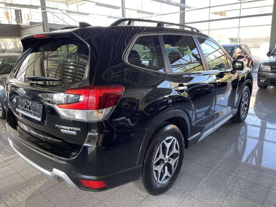 Black Subaru Forester 2021 in Klaipeda, with an engine capacity of 2.00 L and mileage of 193 thousand km for 20956 €, photo 3 on AUTOMOTO.COM.LV