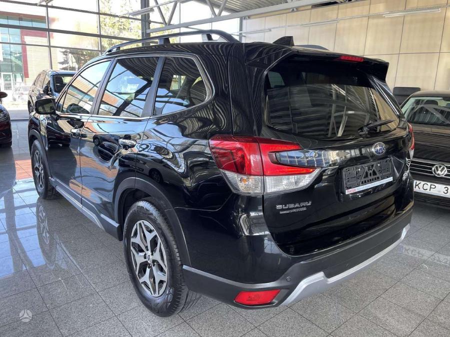 Black Subaru Forester 2021 in Klaipeda, with an engine capacity of 2.00 L and mileage of 193 thousand km for 20956 €, photo 7 on AUTOMOTO.COM.LV