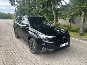 Melns Subaru Forester 2025 Ogre, ar dzinēja tilpumu 2.50 L un nobraukumu 6 tūkst. km par 28600 €, foto  vietnē AUTOMOTO.COM.LV