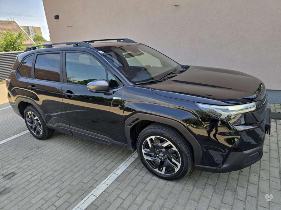Black Subaru Forester 2025 in Utena, with an engine capacity of 2.00 L and mileage of 6 thousand km for 26500 €, photo 6 on AUTOMOTO.COM.LV