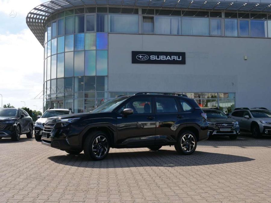 Black Subaru Forester 2026 in Kaunas, with an engine capacity of 2.00 L and mileage of 0 thousand km for 35900 €, photo 3 on AUTOMOTO.COM.LV