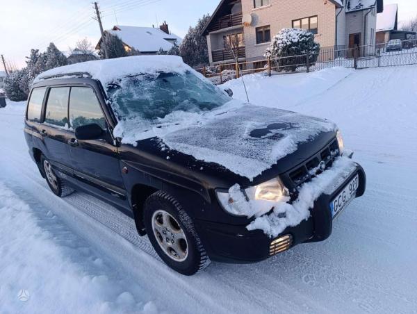 Black Subaru Forester 1998 in Panevezys, with an engine capacity of 2.00 L and mileage of 300 thousand km for 850 €, photo 2 on AUTOMOTO.COM.LV