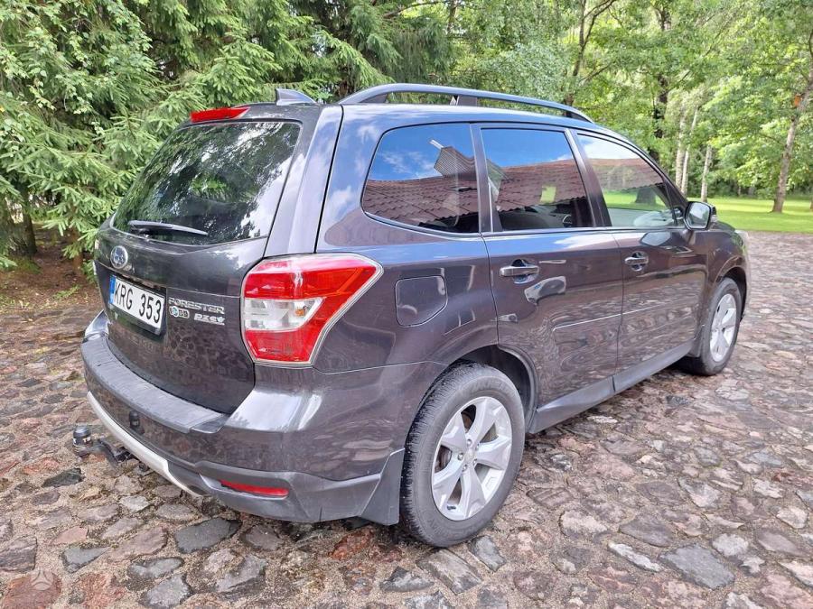 Black Subaru Forester 2016 in Rietavas, with an engine capacity of 2.50 L and mileage of 214 thousand km for 7200 €, photo 1 on AUTOMOTO.COM.LV