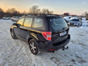 Black Subaru Forester 2012 in Utena, with an engine capacity of 2.00 L and mileage of 214 thousand km for 6300 €, photo 3 on AUTOMOTO.COM.LV