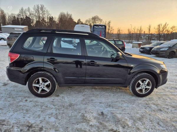 Black Subaru Forester 2012 in Utena, with an engine capacity of 2.00 L and mileage of 214 thousand km for 6300 €, photo 6 on AUTOMOTO.COM.LV