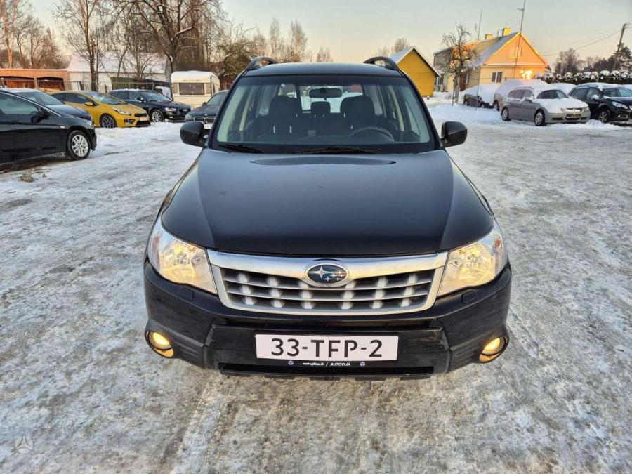 Black Subaru Forester 2012 in Utena, with an engine capacity of 2.00 L and mileage of 214 thousand km for 6300 €, photo 8 on AUTOMOTO.COM.LV