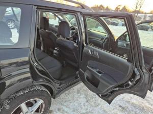 Black Subaru Forester 2012 in Utena, with an engine capacity of 2.00 L and mileage of 214 thousand km for 6300 €, photo 12 on AUTOMOTO.COM.LV