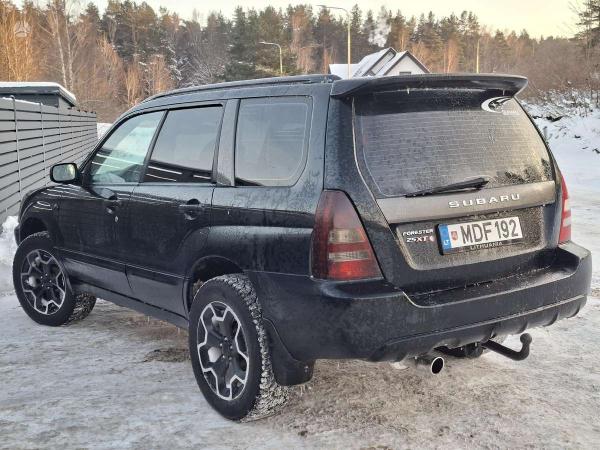 Melns Subaru Forester 2004 Šilutė, ar dzinēja tilpumu 2.50 L un nobraukumu 290 tūkst. km par 3750 €, foto 3 vietnē AUTOMOTO.COM.LV