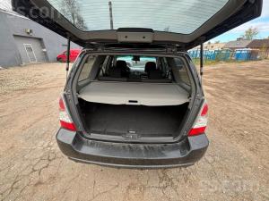 Black Subaru Forester 2006 in Daugavpils, with an engine capacity of 2.00 L and mileage of 180 thousand km for 1200 €, photo 5 on AUTOMOTO.COM.LV