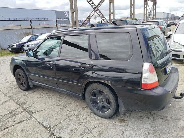 Melns Subaru Forester 2006 Tallina, ar dzinēja tilpumu 2.00 L un nobraukumu 159 tūkst. km par 999 €, foto 4 vietnē AUTOMOTO.COM.LV