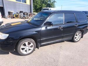 Melns Subaru Forester 2006 Plungė, ar dzinēja tilpumu 2.50 L un nobraukumu 180 tūkst. km par 1000 €, foto 3 vietnē AUTOMOTO.COM.LV