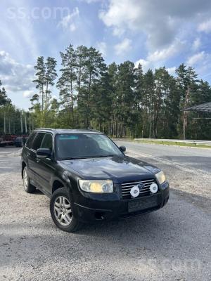 Melns Subaru Forester 2006 Rīga, ar dzinēja tilpumu 2.00 L un nobraukumu 385 tūkst. km par 1650 €, foto  vietnē AUTOMOTO.COM.LV