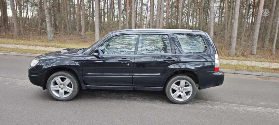 Black Subaru Forester 2007 in Varena, with an engine capacity of 2.50 L and mileage of 283 thousand km for 4500 €, photo 8 on AUTOMOTO.COM.LV