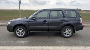 Black Subaru Forester 2007 in Jonava, with an engine capacity of 2.00 L and mileage of 234 thousand km for 3400 €, photo 4 on AUTOMOTO.COM.LV
