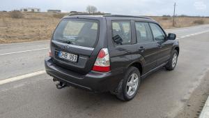 Black Subaru Forester 2007 in Jonava, with an engine capacity of 2.00 L and mileage of 234 thousand km for 3400 €, photo 6 on AUTOMOTO.COM.LV