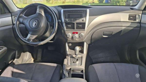 Subaru Forester 2008 Viļņa vietnē Melns Subaru Forester 2008 Viļņa, ar dzinēja tilpumu 2.00 L un nobraukumu 282 tūkst. km par 3500 €, foto 9 vietnē AUTOMOTO.COM.LV