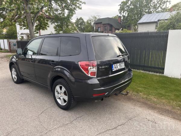Melns Subaru Forester 2010 Jūrmala, ar dzinēja tilpumu 2.00 L un nobraukumu 270 tūkst. km par 3000 €, foto 5 vietnē AUTOMOTO.COM.LV