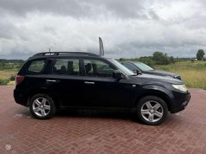 Black Subaru Forester 2010 in Druskininkai, with an engine capacity of 2.50 L and mileage of 236 thousand km for 4590 €, photo 6 on AUTOMOTO.COM.LV