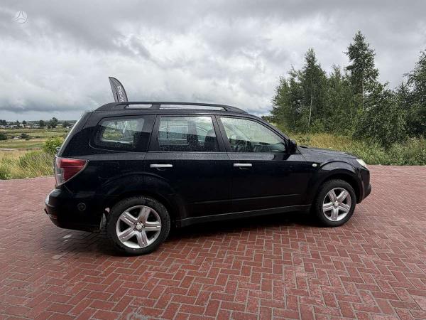 Melns Subaru Forester 2010 Druskininkai, ar dzinēja tilpumu 2.50 L un nobraukumu 236 tūkst. km par 4590 €, foto 6 vietnē AUTOMOTO.COM.LV