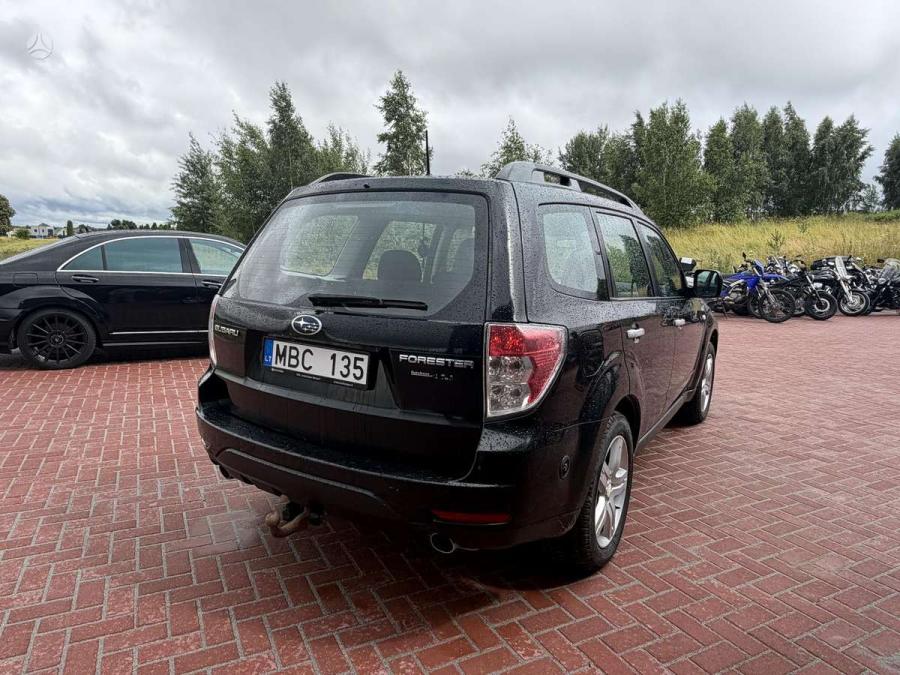 Black Subaru Forester 2010 in Druskininkai, with an engine capacity of 2.50 L and mileage of 236 thousand km for 4590 €, photo 8 on AUTOMOTO.COM.LV