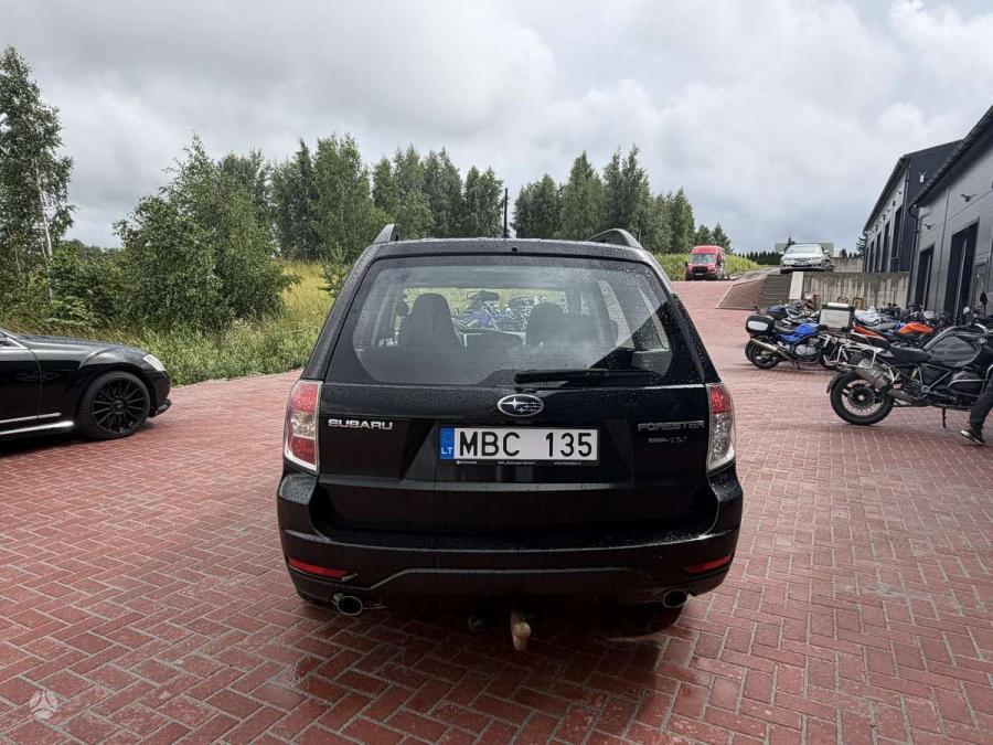 Black Subaru Forester 2010 in Druskininkai, with an engine capacity of 2.50 L and mileage of 236 thousand km for 4590 €, photo 9 on AUTOMOTO.COM.LV
