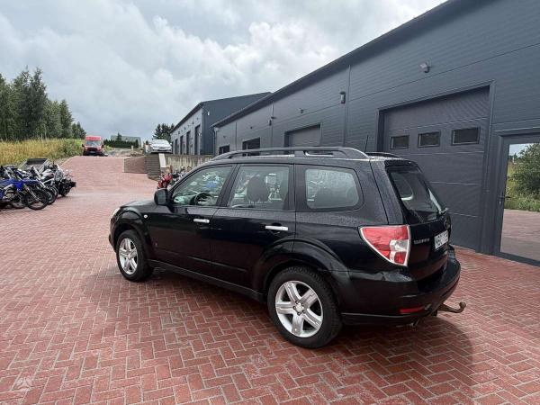 Melns Subaru Forester 2010 Druskininkai, ar dzinēja tilpumu 2.50 L un nobraukumu 236 tūkst. km par 4590 €, foto 9 vietnē AUTOMOTO.COM.LV