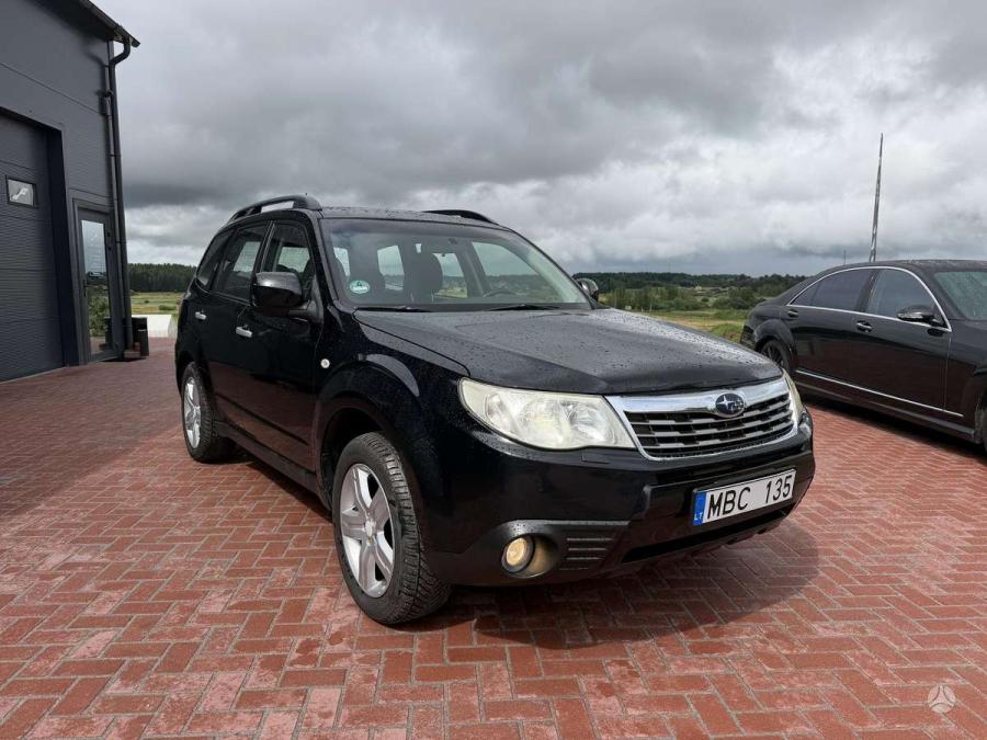 Black Subaru Forester 2010 in Druskininkai, with an engine capacity of 2.50 L and mileage of 236 thousand km for 4590 €, photo 12 on AUTOMOTO.COM.LV