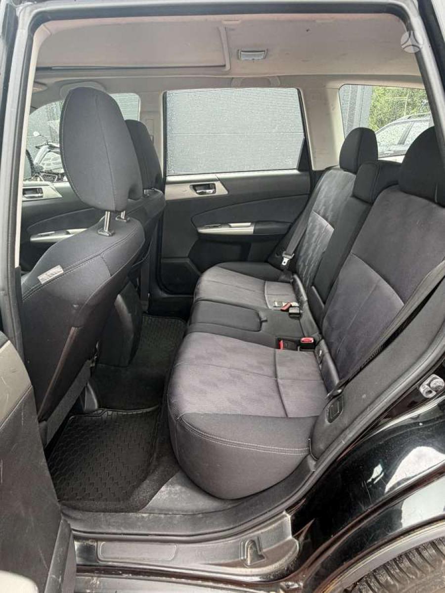 Black Subaru Forester 2010 in Druskininkai, with an engine capacity of 2.50 L and mileage of 236 thousand km for 4590 €, photo 18 on AUTOMOTO.COM.LV