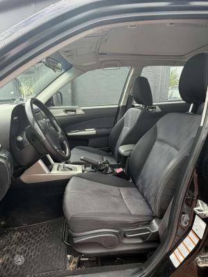 Black Subaru Forester 2010 in Druskininkai, with an engine capacity of 2.50 L and mileage of 236 thousand km for 4590 €, photo 19 on AUTOMOTO.COM.LV