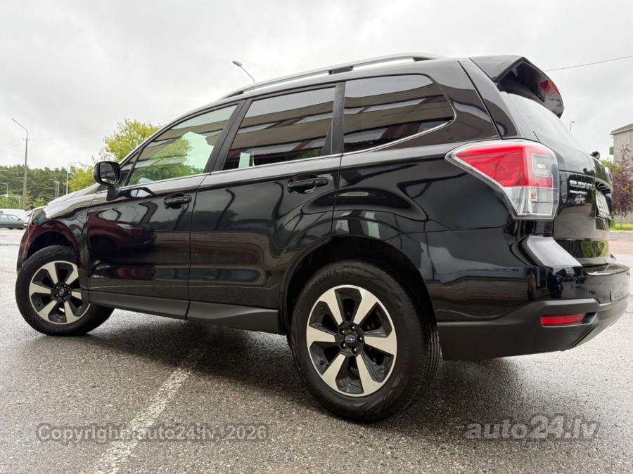 Black Subaru Forester 2019 in Tallinn, with an engine capacity of 2.00 L and mileage of 70 thousand km for 18990 €, photo 4 on AUTOMOTO.COM.LV