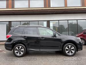 Black Subaru Forester 2019 in Tallinn, with an engine capacity of 2.00 L and mileage of 70 thousand km for 18990 €, photo 7 on AUTOMOTO.COM.LV